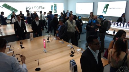 Huawei Experience Store in Mexico | RECHI