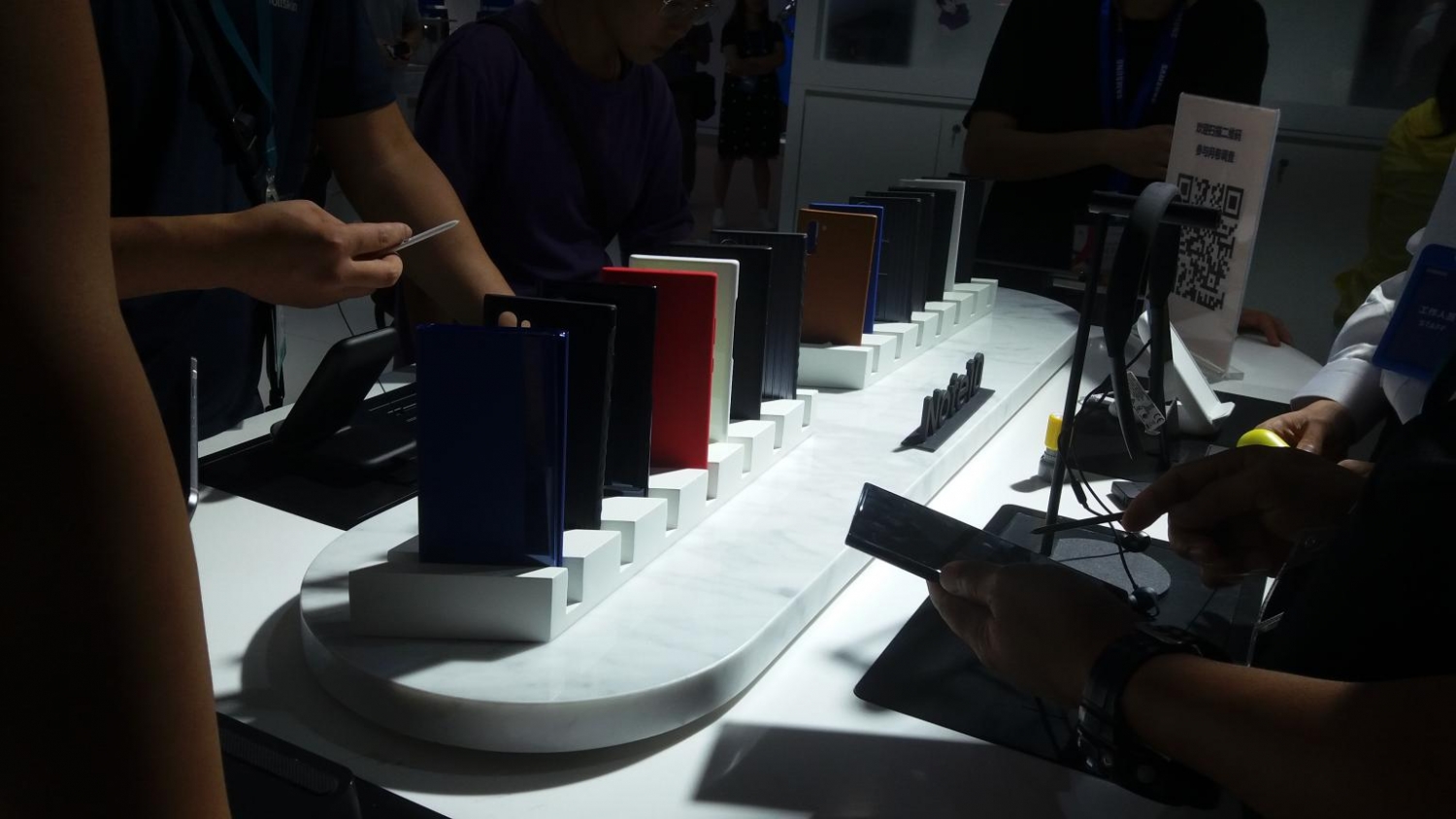 What Is A Good Retail Visual Merchandising Display Design | RECHI