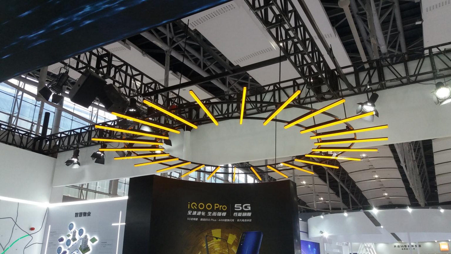 What Is A Good Retail Visual Merchandising Display Design | RECHI