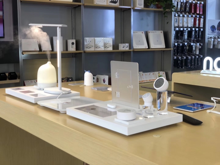 RECHI Provides Global Electronics Retailers With Retail Display & Store ...